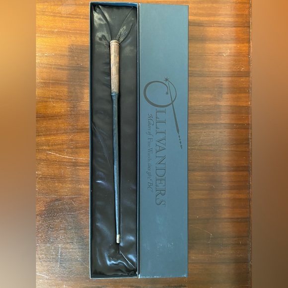 Warner Bros. | Other | Rare Noninteractive Hawthorne Wand Wizarding ...